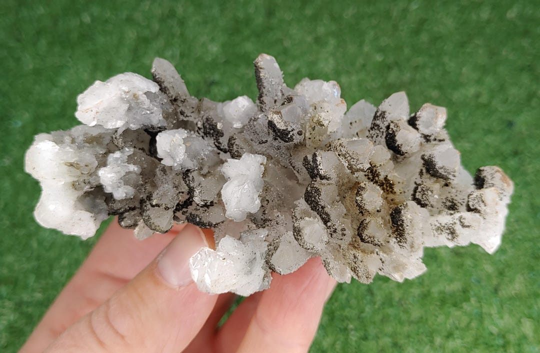 Fluorescent Calcite on Quartz Covered With Dolomite From Drujba Mine ...