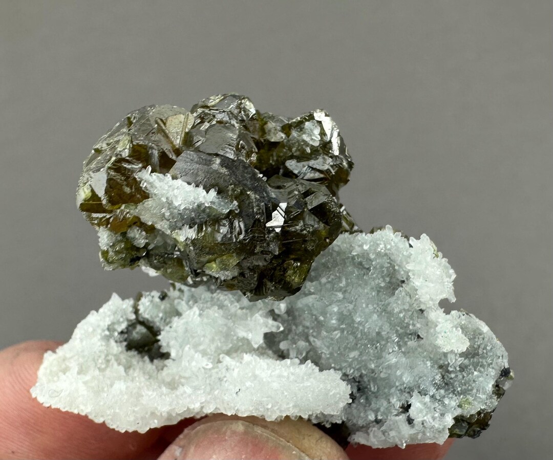 Beautiful Gem Sphalerite Var. Yellow Green Cleiophane on Quartz From ...