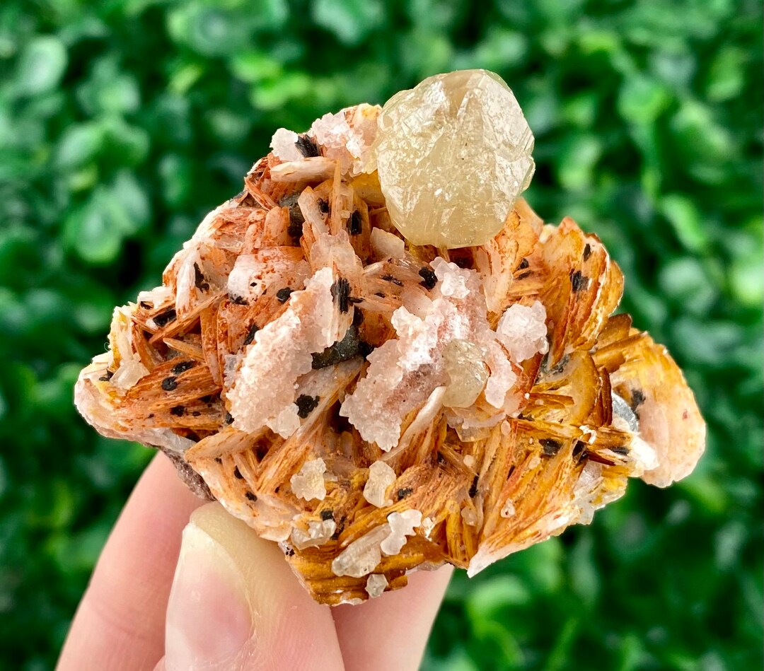 Top Quality Cerussite on Barite, Desert Rose , Yellow , White , Shiny ...