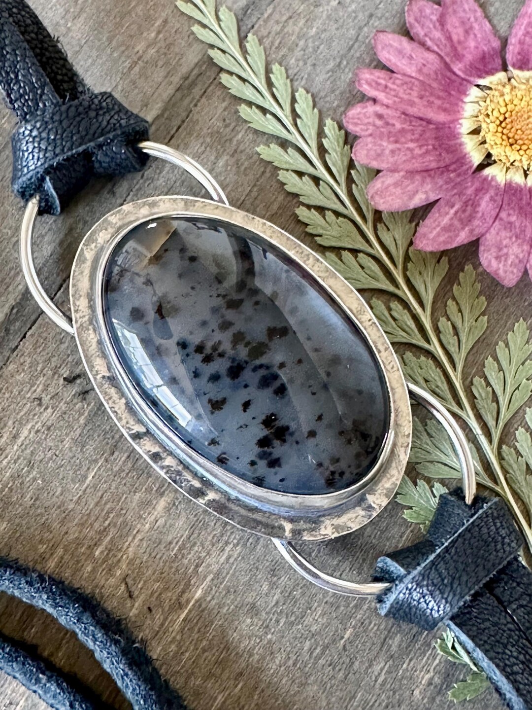 25-021 / Montana Agate in Silver W Adjustable Leather Strap / Natural ...