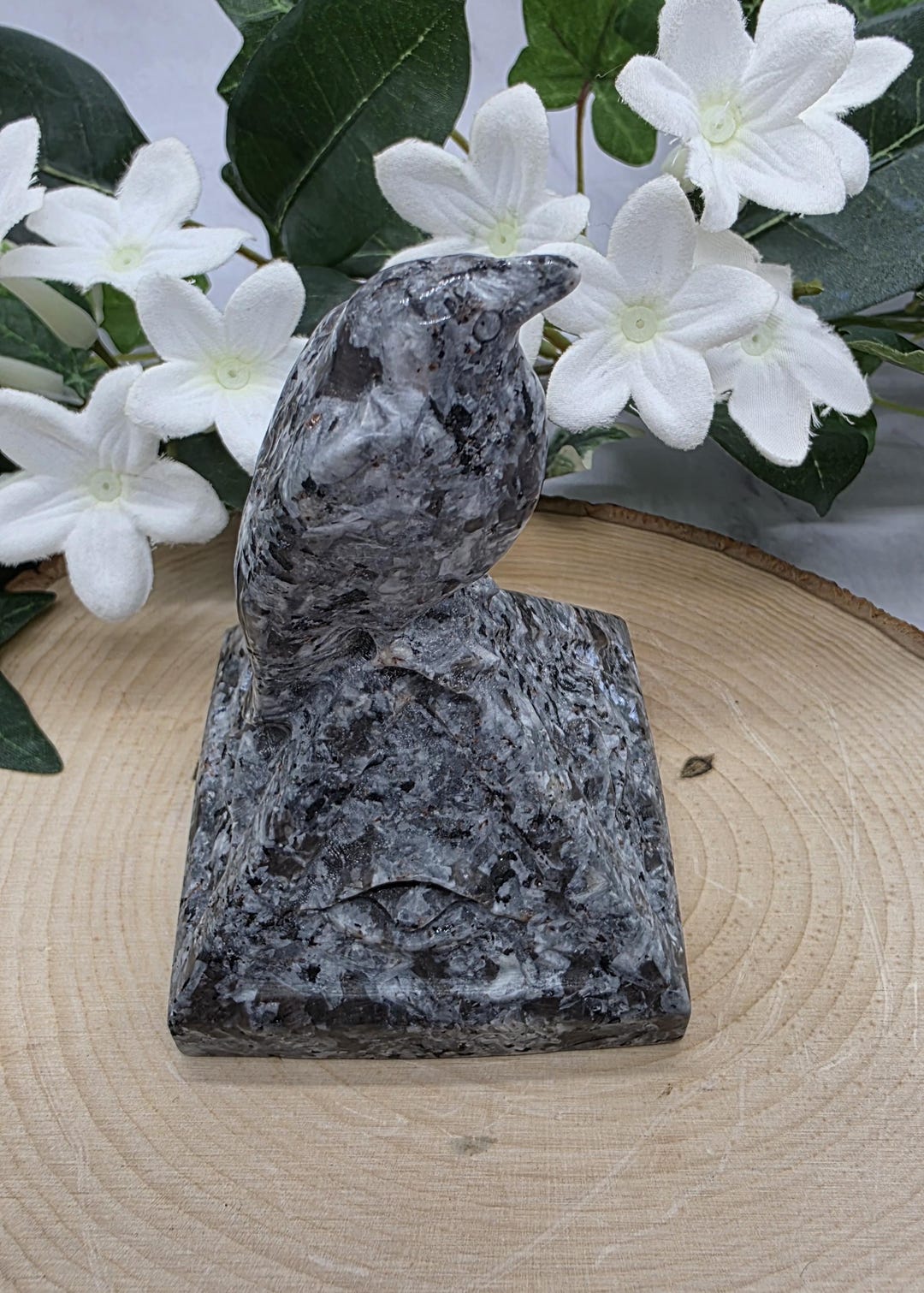 Glowing Yooperlite Raven Pyramid Statue • UV Reactive Crystal Bird ...