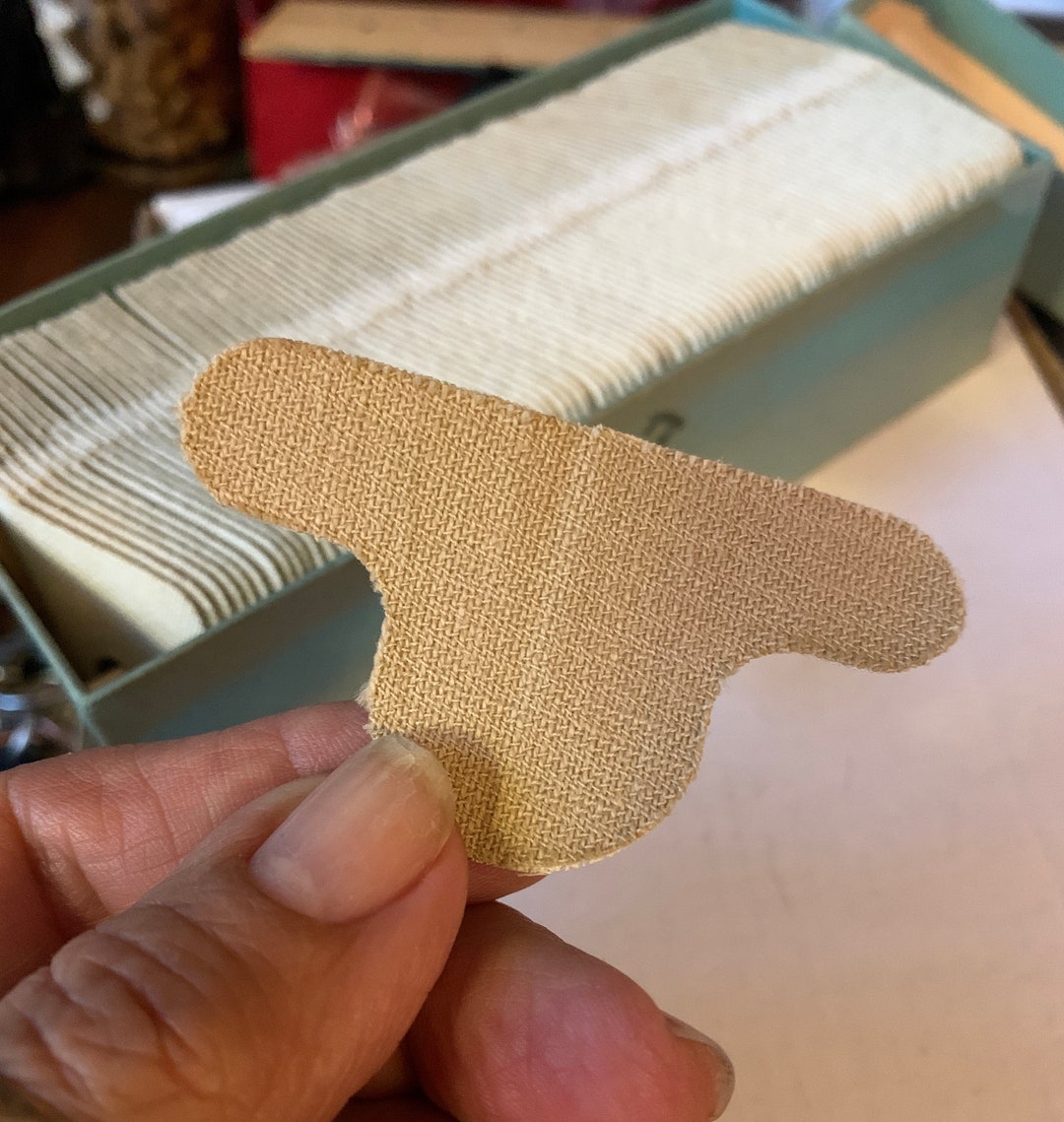 Box of 100 Adhesive Toe Shields Vintage 1960's Podiatrist Protective ...