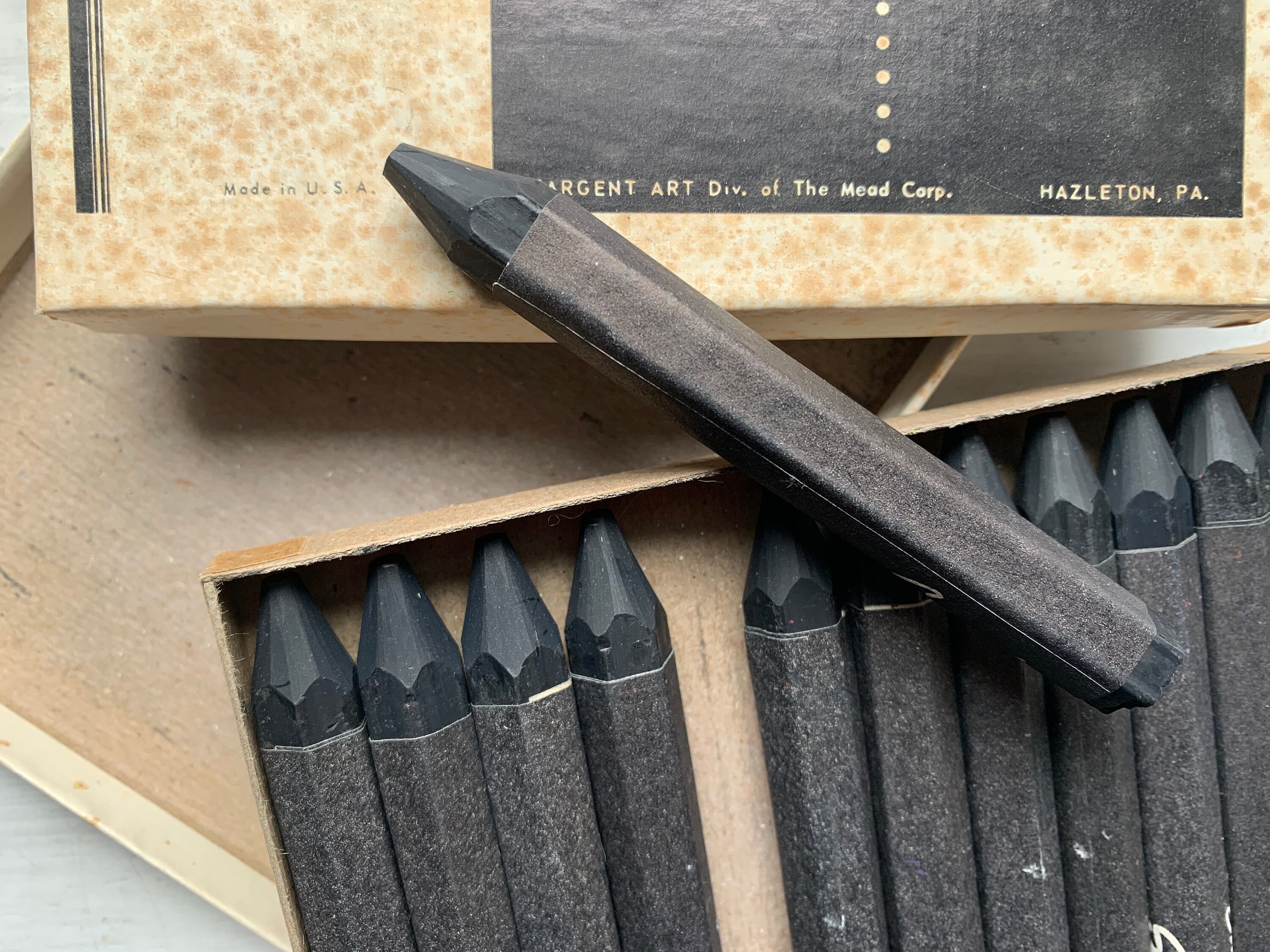 12 Sargent Hexagon Wax Crayons in Box Made in USA Chunky Thick | Etsy