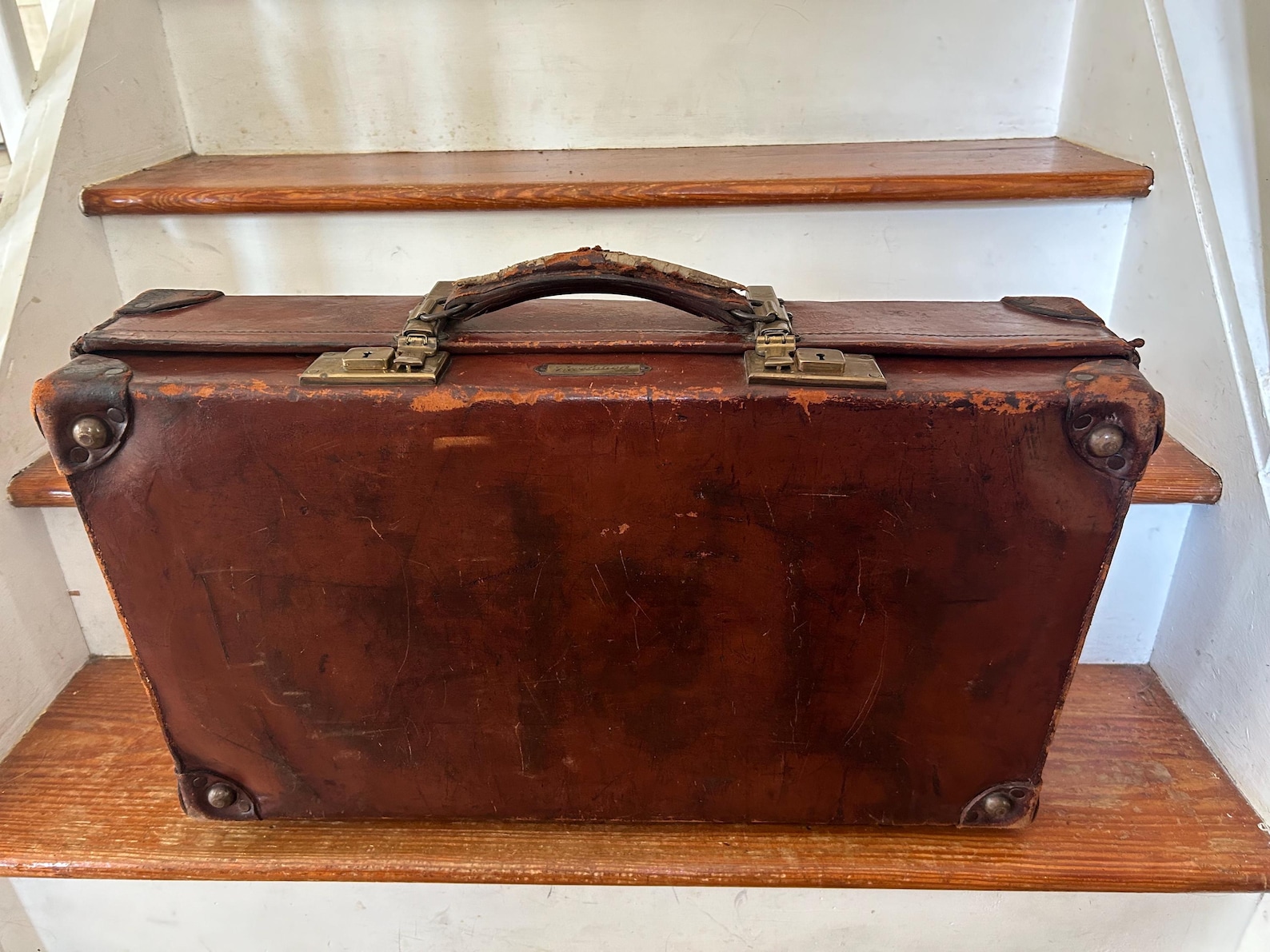 Revelation Suitcase - English Leather Suitcase - Old Tattered Leather ...