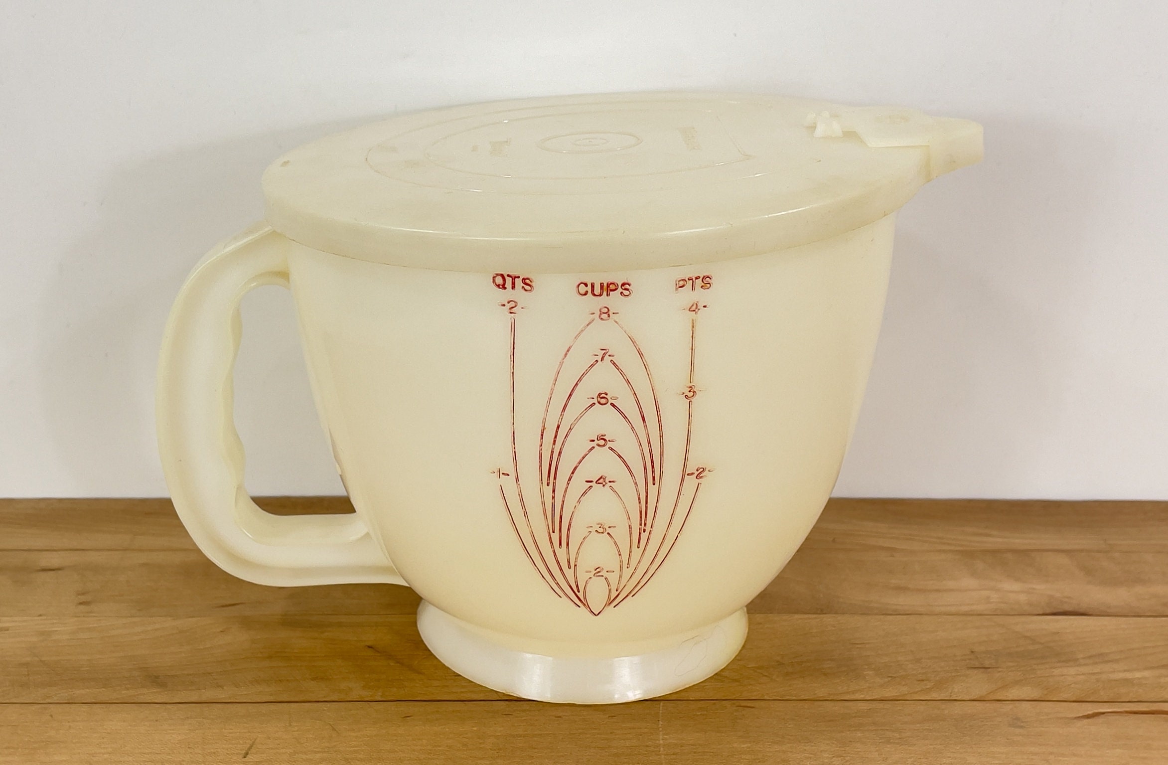 Tupperware 8 CUPS/4 PTS/2 QTS Measuring Cup Mix-n-store Batter Bowl W ...