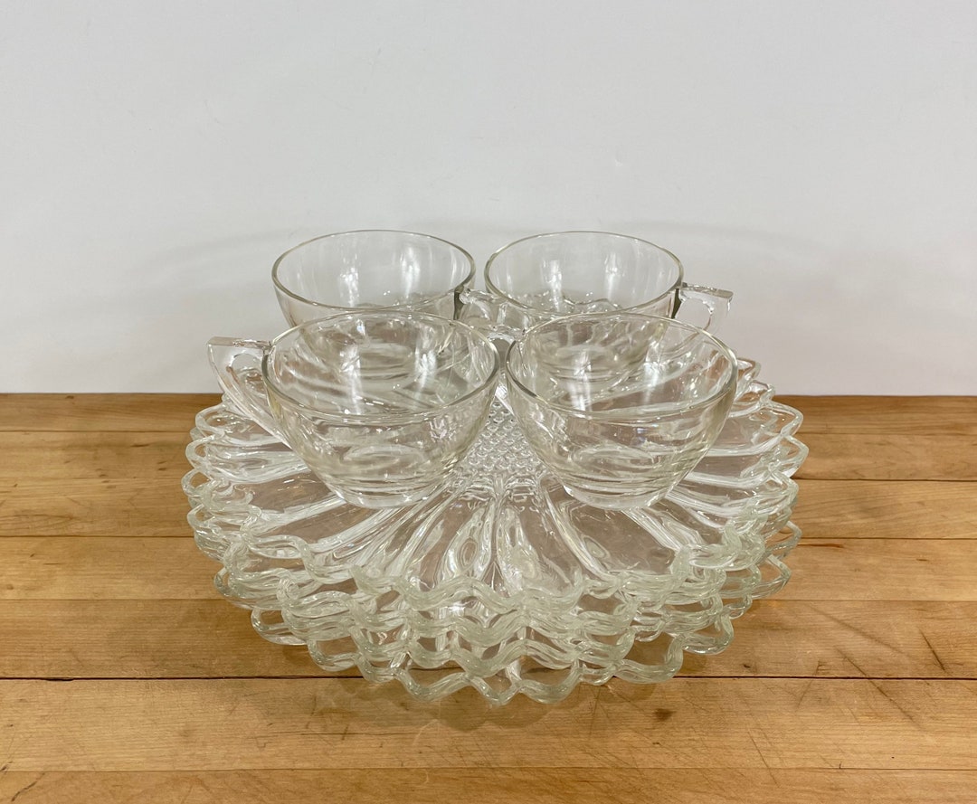 Daisy Snack Set by Colony Glass, Clear Glass Daisy Shaped Plate Snack ...