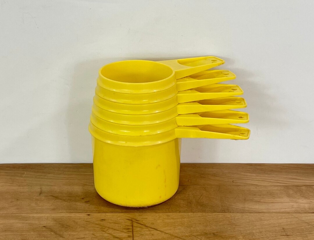 Yellow Plastic Measuring Cups by Tupperware, Made in USA - Set of 6 ...