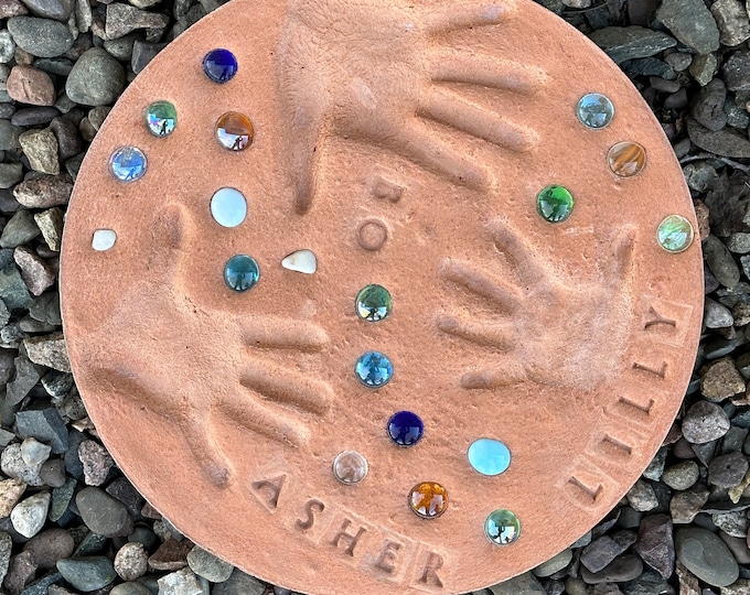 Easy DIY Handprint Stepping Stone for Garden and Home Decor - Father's ...