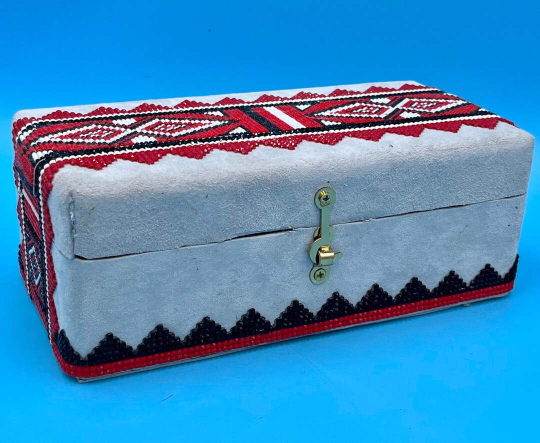 Redblack and White Beaded Cedar Treasure Box - Etsy