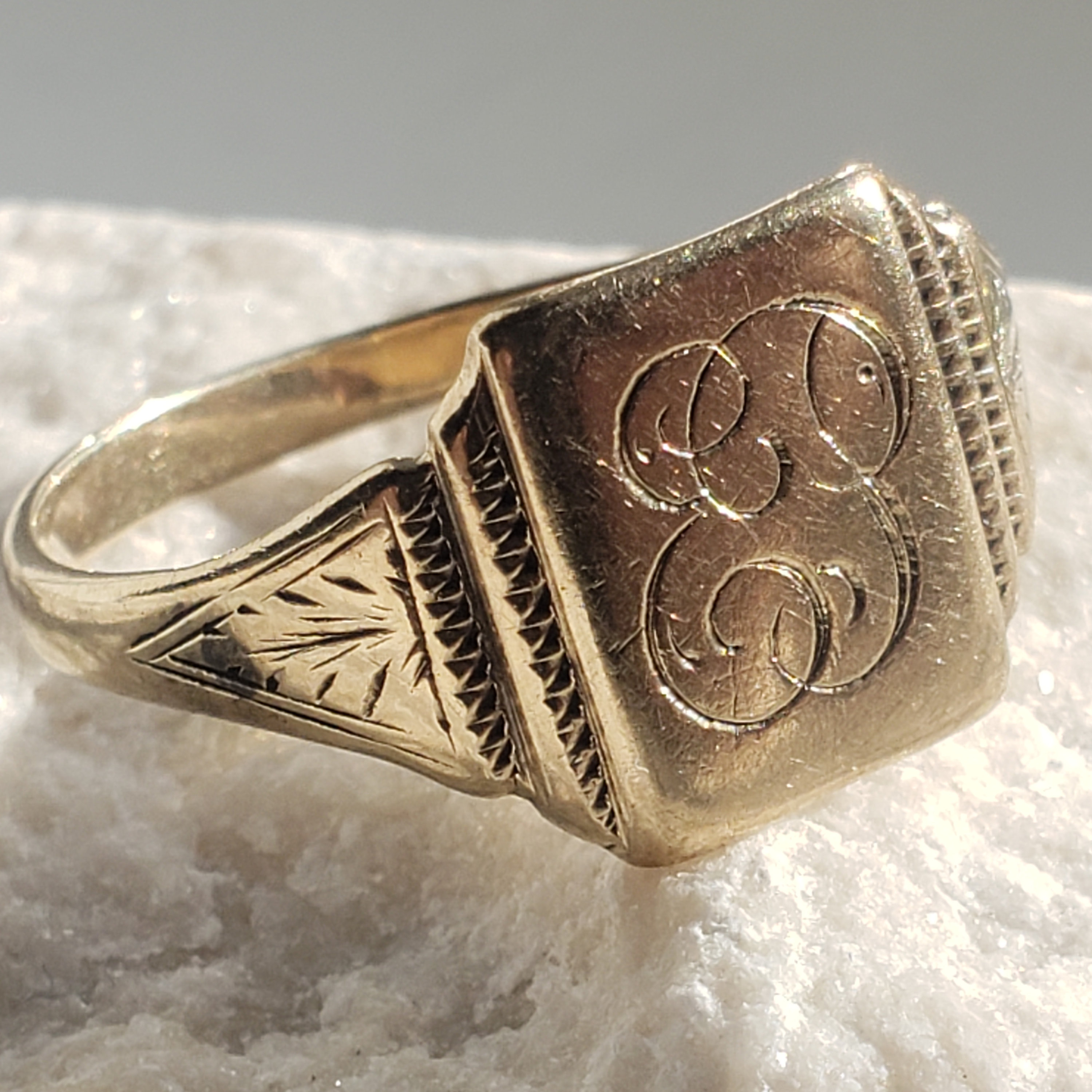 Art deco signet ring store