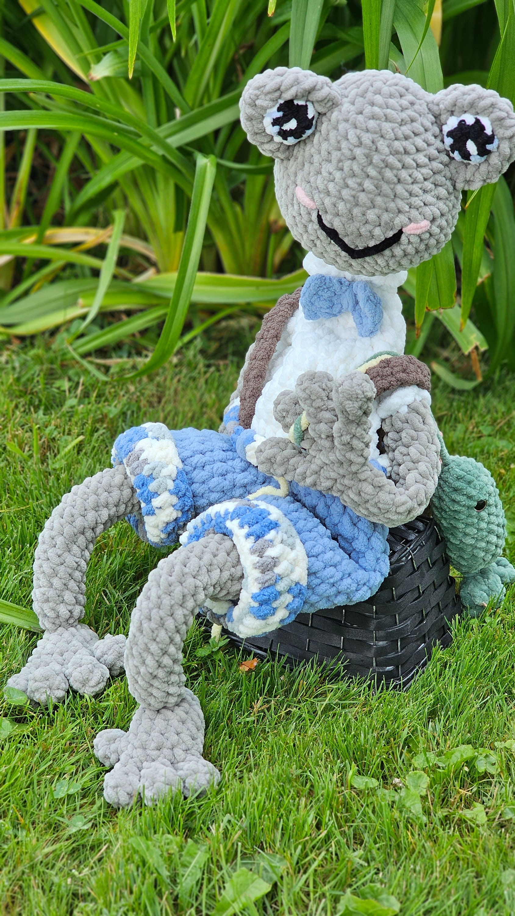 Amigurumi Crochet Pattern Leapold the Lil Frog Frog Cute Snuggler ...