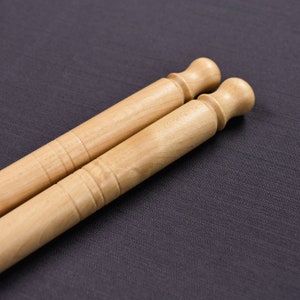 Set of 2 Deluxe Crokinole Cue Sticks With Gripper Knob (20.5" Length ...