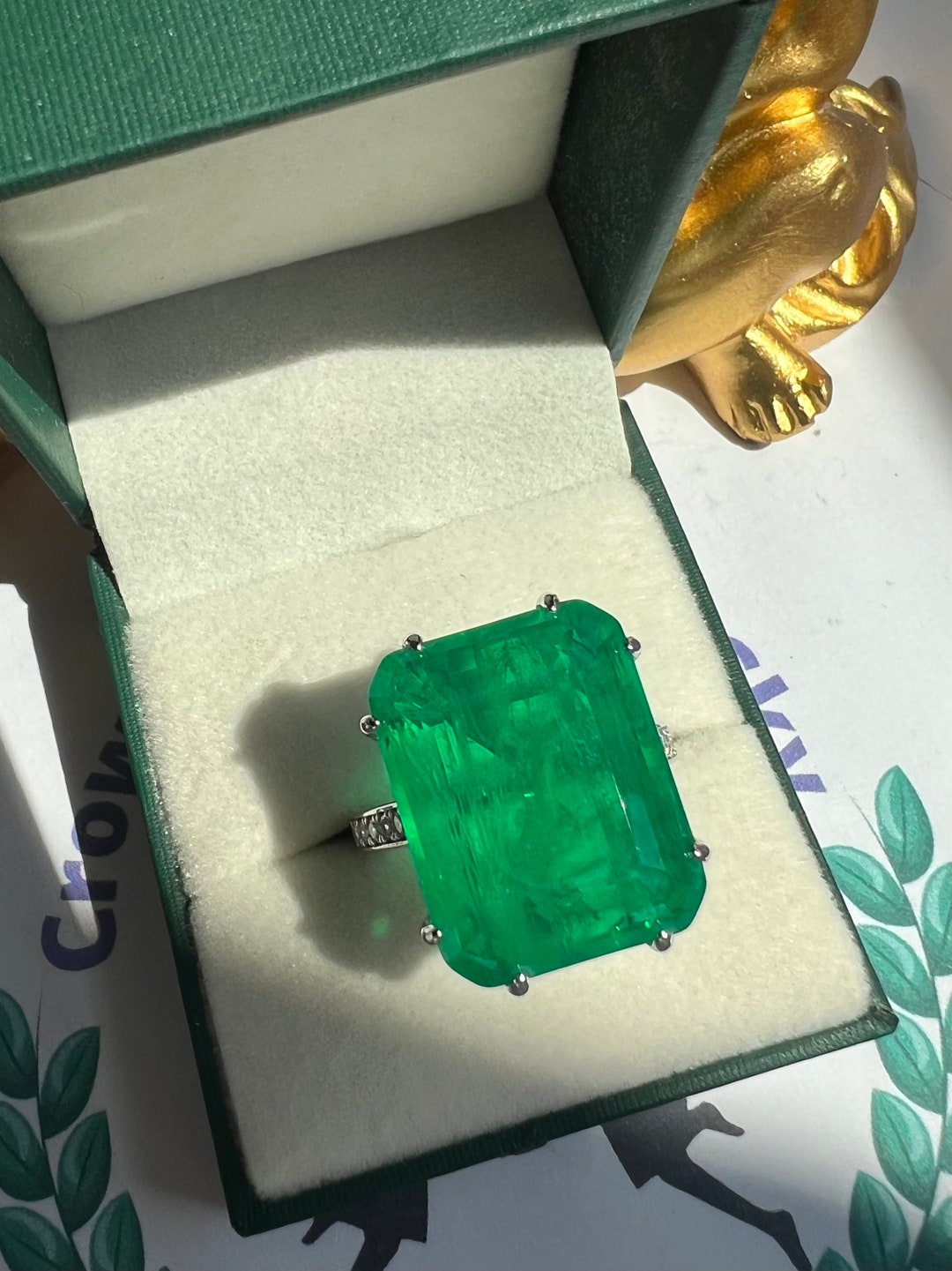 Minimalist Attractive 15ct XL Size GREEN Emerald Ring Magnificent ...