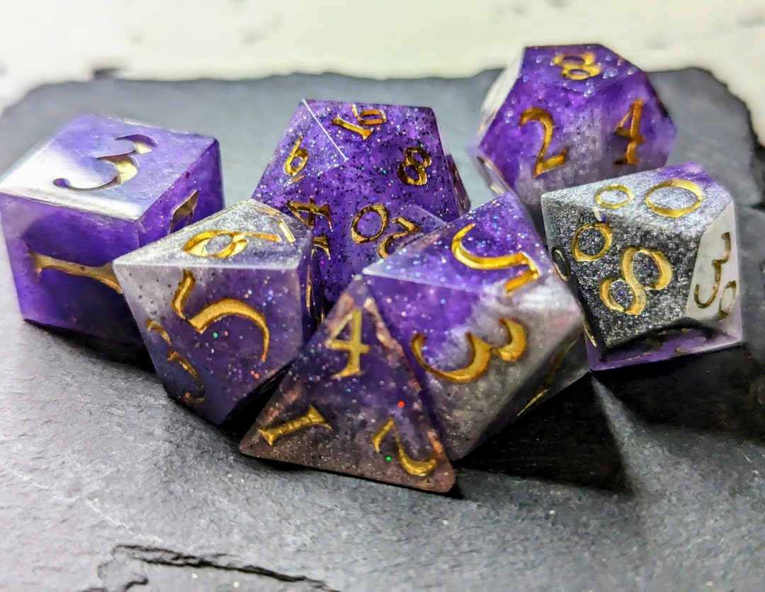 Raven's Slumber 7 Pcs Polyhedral Resin Holographic Glitter Dice Set ...