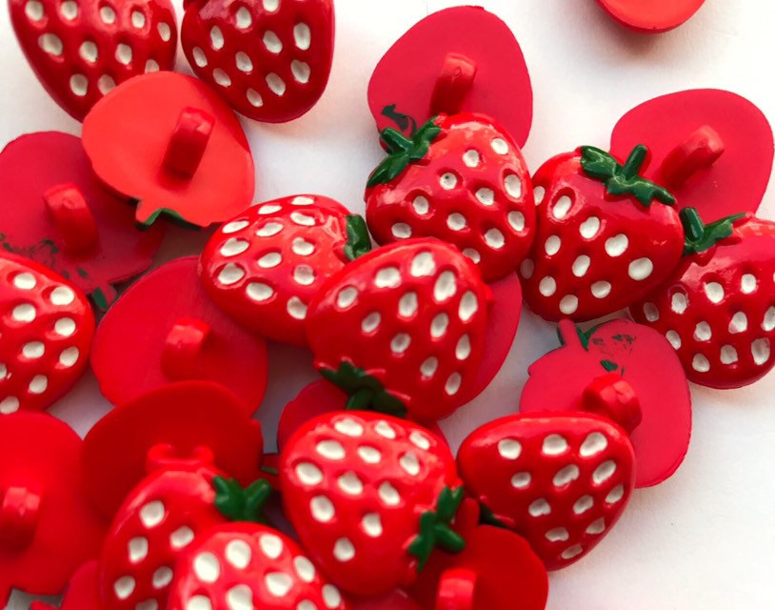 Set of 8 Strawberry Buttons Fun Novelty Childrens Babies - Etsy