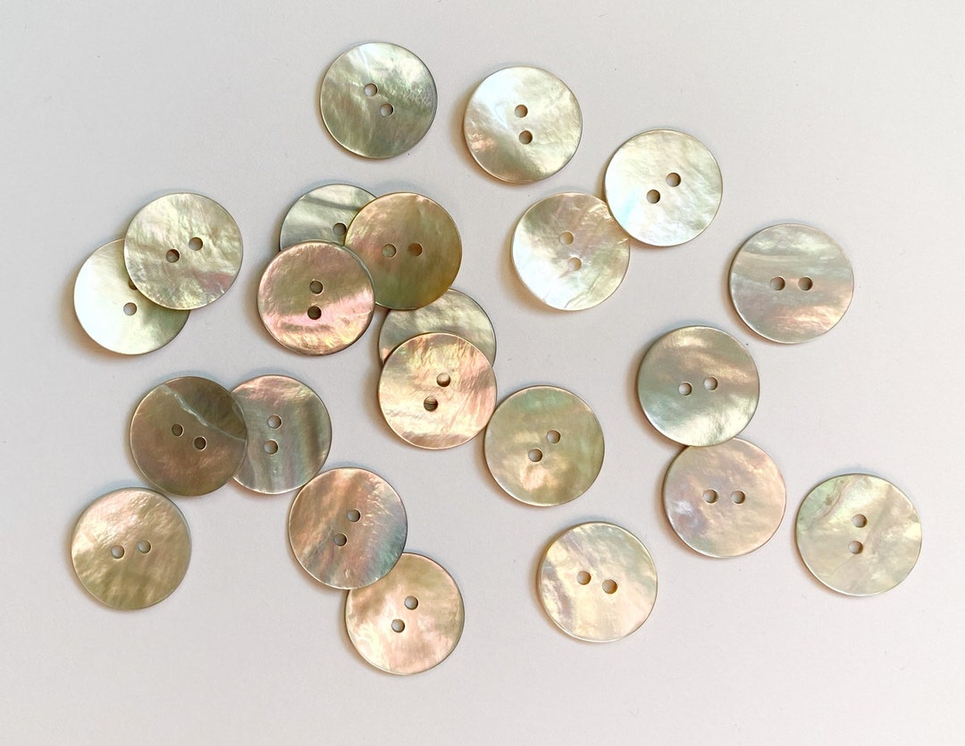 8x Natural Shell Buttons, 18mm, Dressmaking, Sewing, Knitting, Crochet ...
