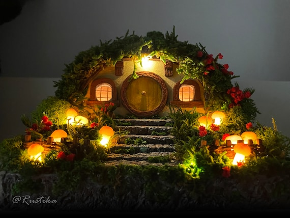 Hobbit House Interior Christmas