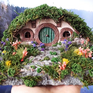 Hobbit House Miniature Diorama, Hobbit Hole, Miniature Shelf Decoration ...