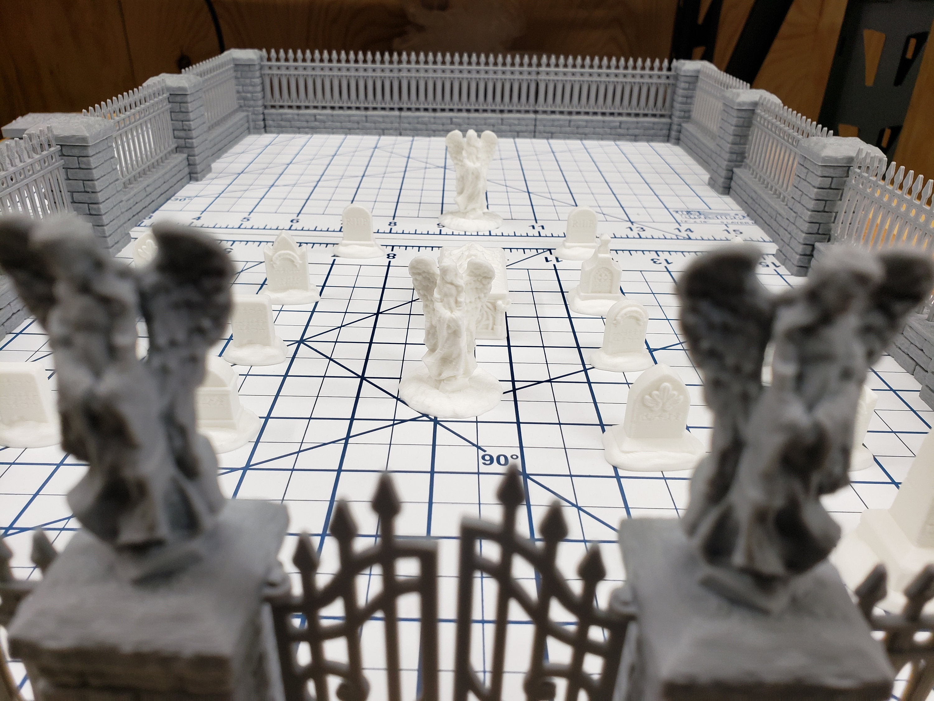 Cemetery Gate and Walls Set - Dragonlock - DND - Pathfinder - RPG ...