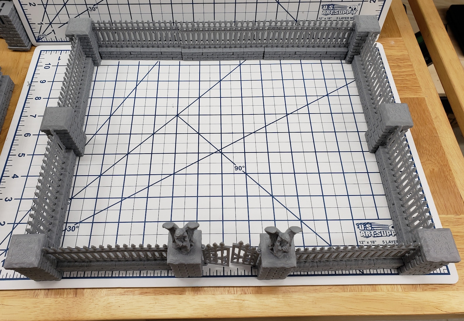 Cemetery Gate and Walls Set - Dragonlock - DND - Pathfinder - RPG ...