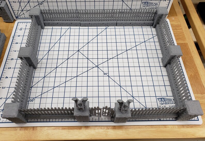 Cemetery Gate and Walls Set - Dragonlock - DND - Pathfinder - RPG ...