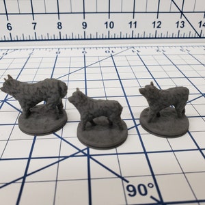 The Wilds of Wintertide - Set of Sled Dogs Minis - Hero's Hoard - DND ...
