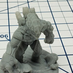 Coral Golem Mini - Savage Atoll - Hero's Hoard - DND - Pathfinder ...