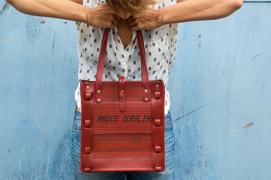 Omkopen High, Shopper, Fire Hoses, Robust, Stylish, Upcycle, Vegan ...