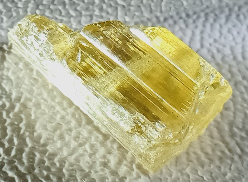 17.47 Crt Crystal Turkish Color Change Diaspore. Natural | Etsy
