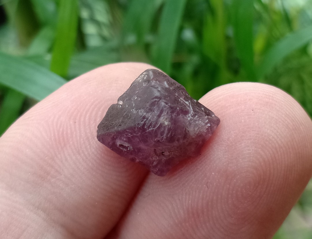 10 Crt. Spinel. Natural Rough Crystal. 9.75x9.6x9.35 Mm. Approximately ...