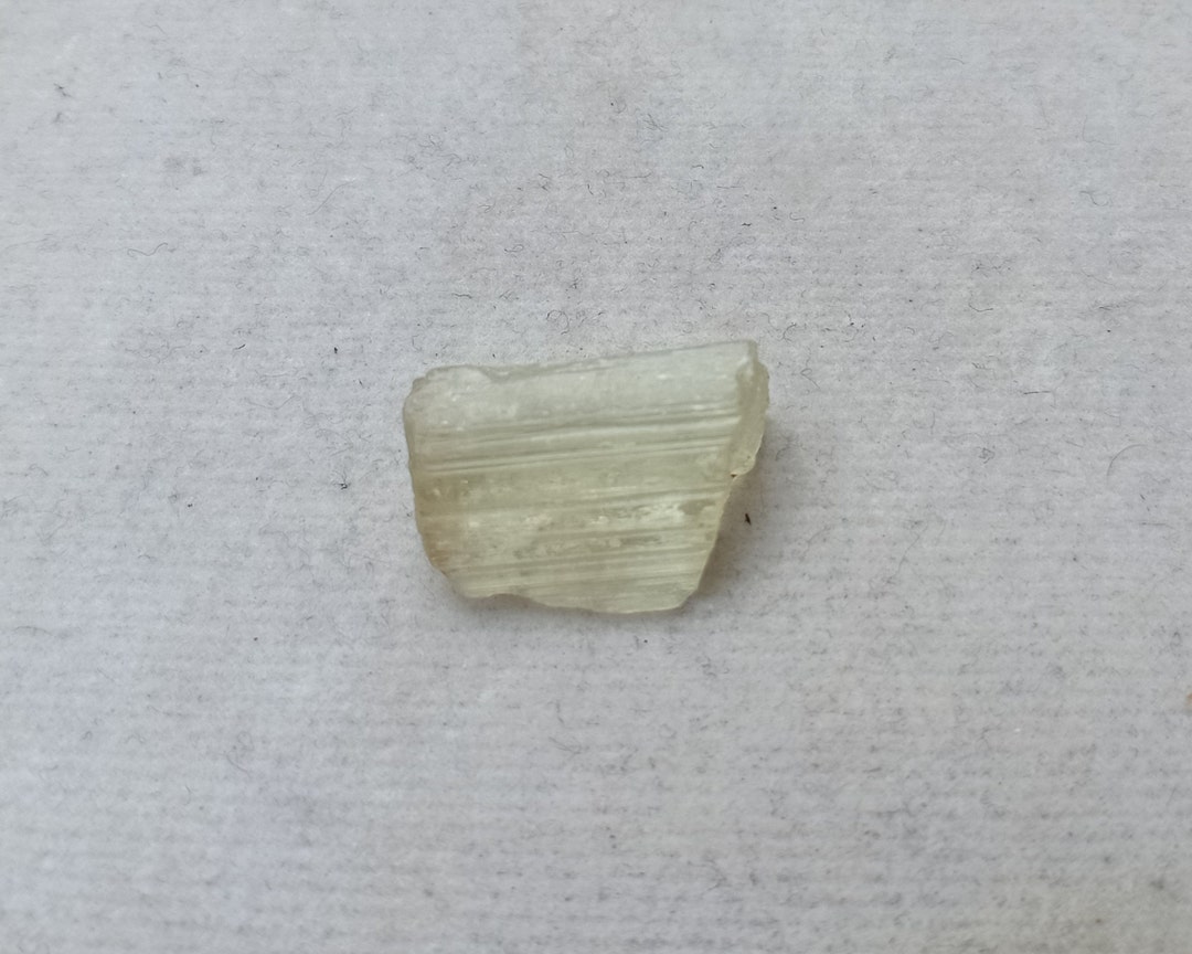 8.53 Crt. Hiddenite. (pale) Green Spodumene. Natural Rough Crystal. 15 ...