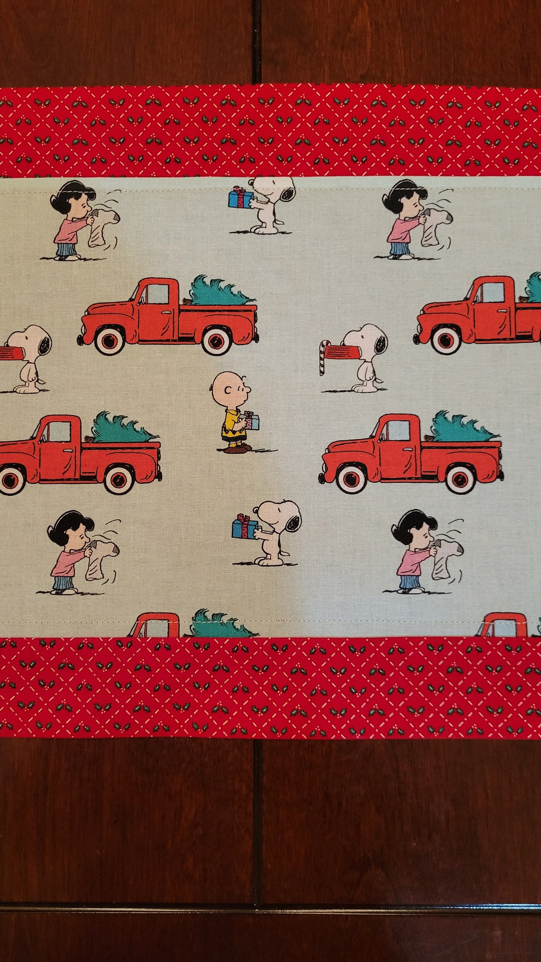 Christmas Time for Charlie, Lucy & Snoopy Table Runner - Etsy