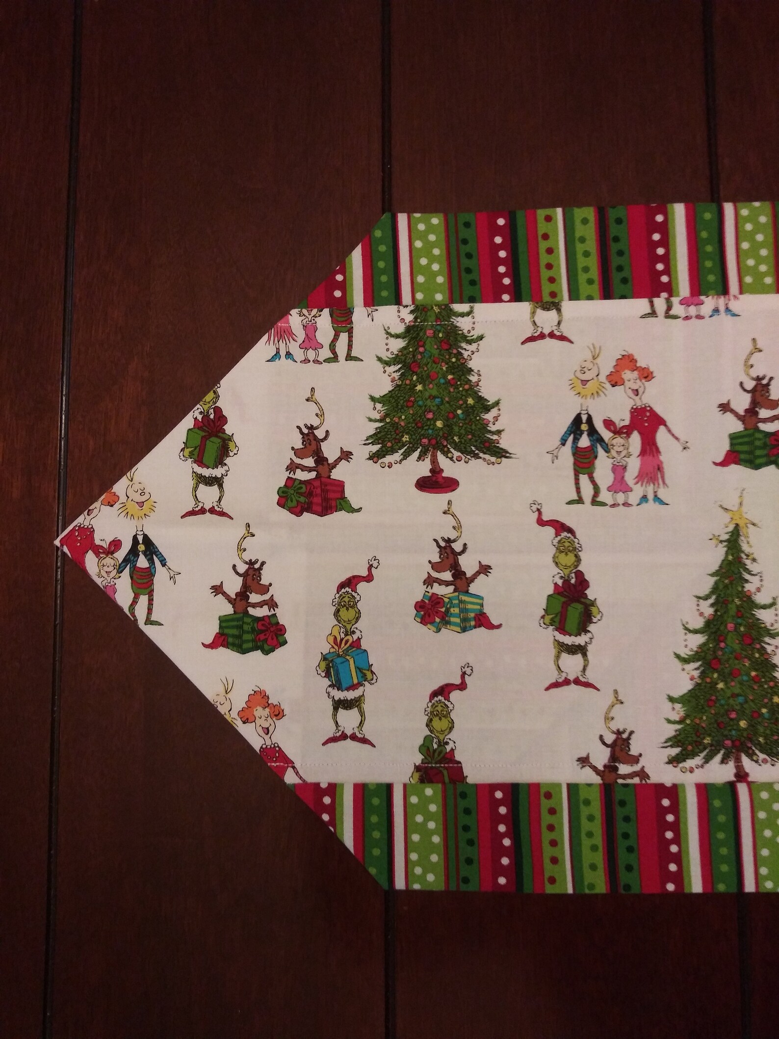 Grinch on Christmas morning table runner | Etsy