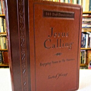 Personalized JESUS CALLING - Large Print - Sarah Young Devotional ...