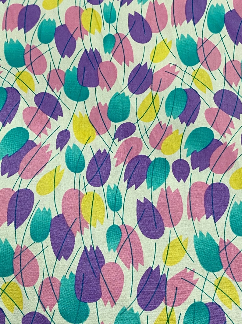 100% Cotton Tulips Floral Flower Print Fabric 44W Material | Etsy