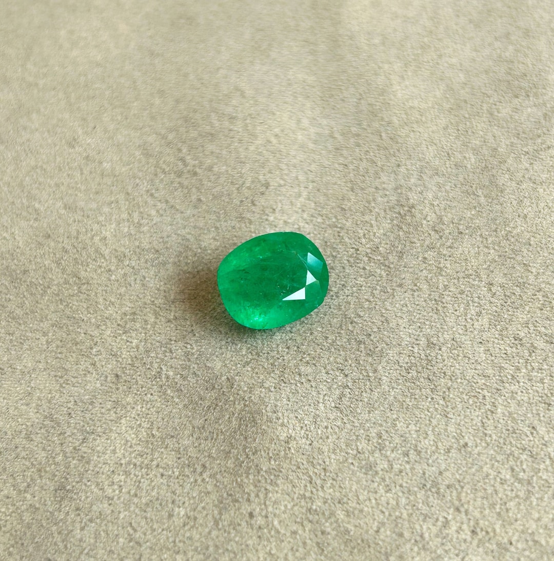 13 x 11 mm Smaragd im Kissenschliff, AAA + Scharfer Grüner Sambia ...