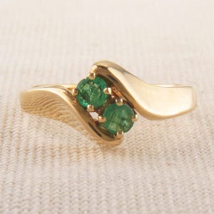 Vintage Two Stone Emerald Gold Wave Ring - Etsy