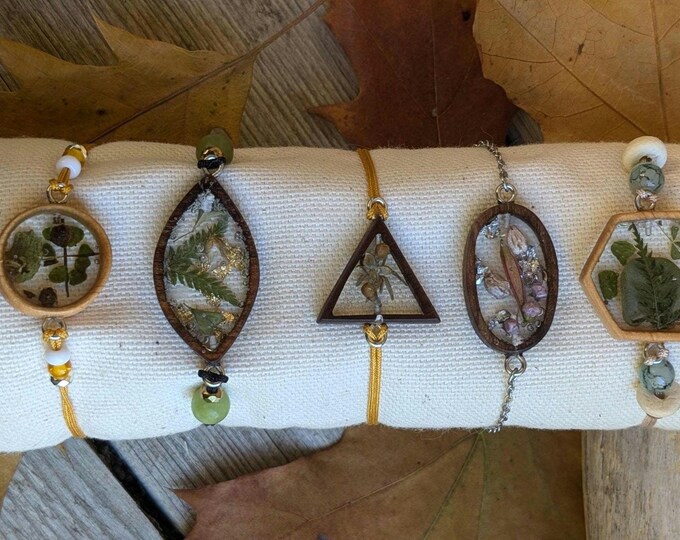 Natural Bracelets Made of Wood, Resin and Plant - Etsy