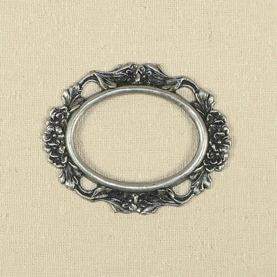 Oval Filigree Frame
