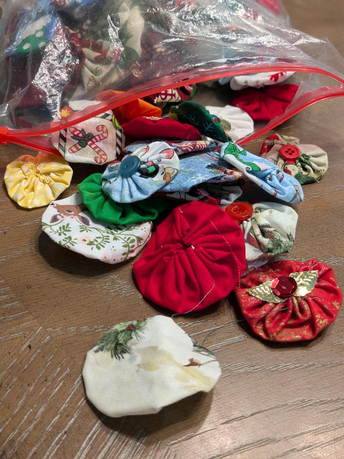 90 Assorted Fabric Yo-yos Crafts Sewing Different Sizes Cotton - Etsy