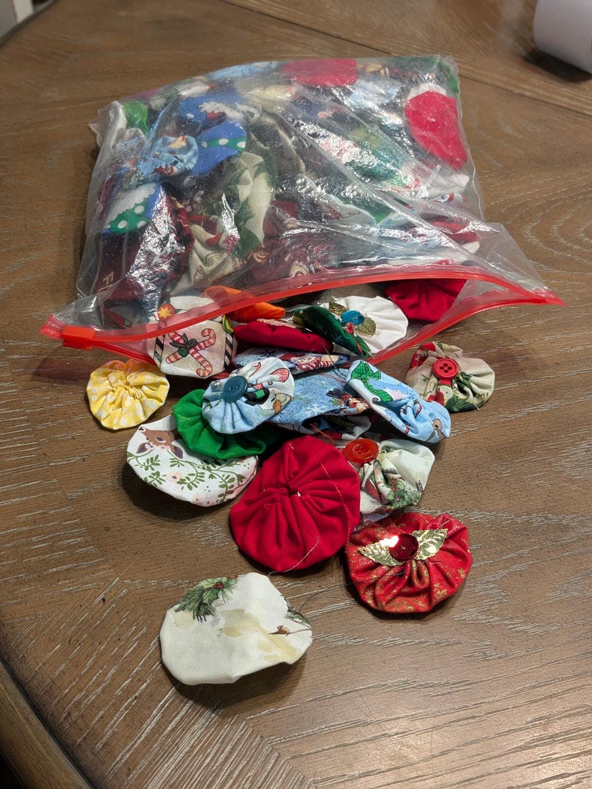 90 Assorted Fabric Yo-yos Crafts Sewing Different Sizes Cotton - Etsy