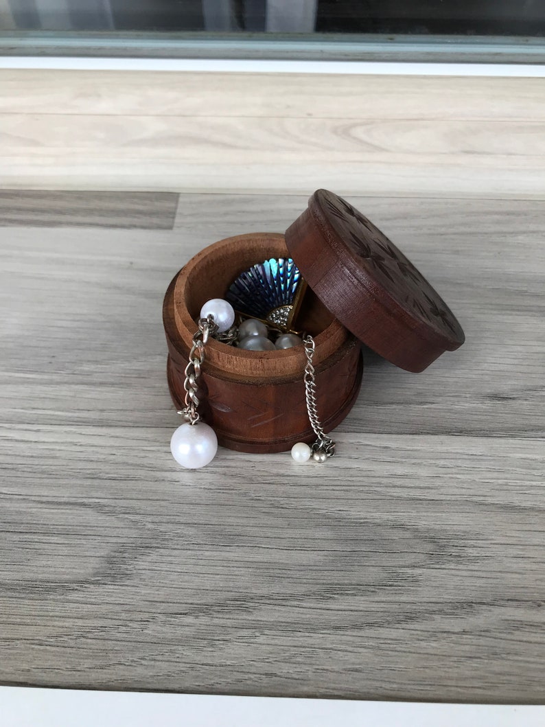 Vintage Wooden Round Handmade Carved Wooden Box-jewelry - Etsy