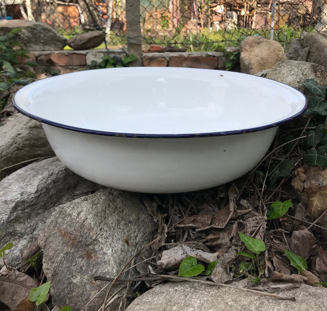 Vintage Basin metal Washbasin primitive Washbowl enamel - Etsy
