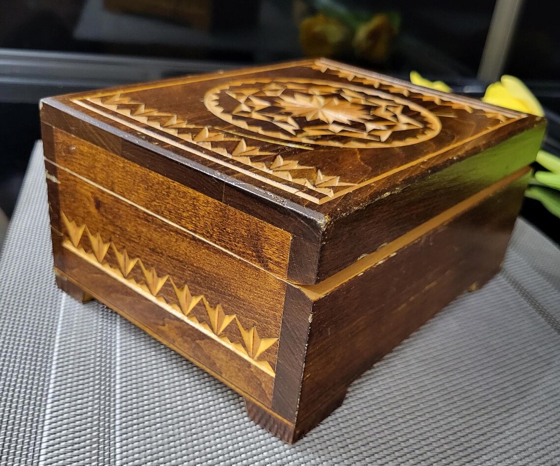 Vintage Wooden Box - Vintage Wooden Pyrography Box - Vintage Jewellery ...
