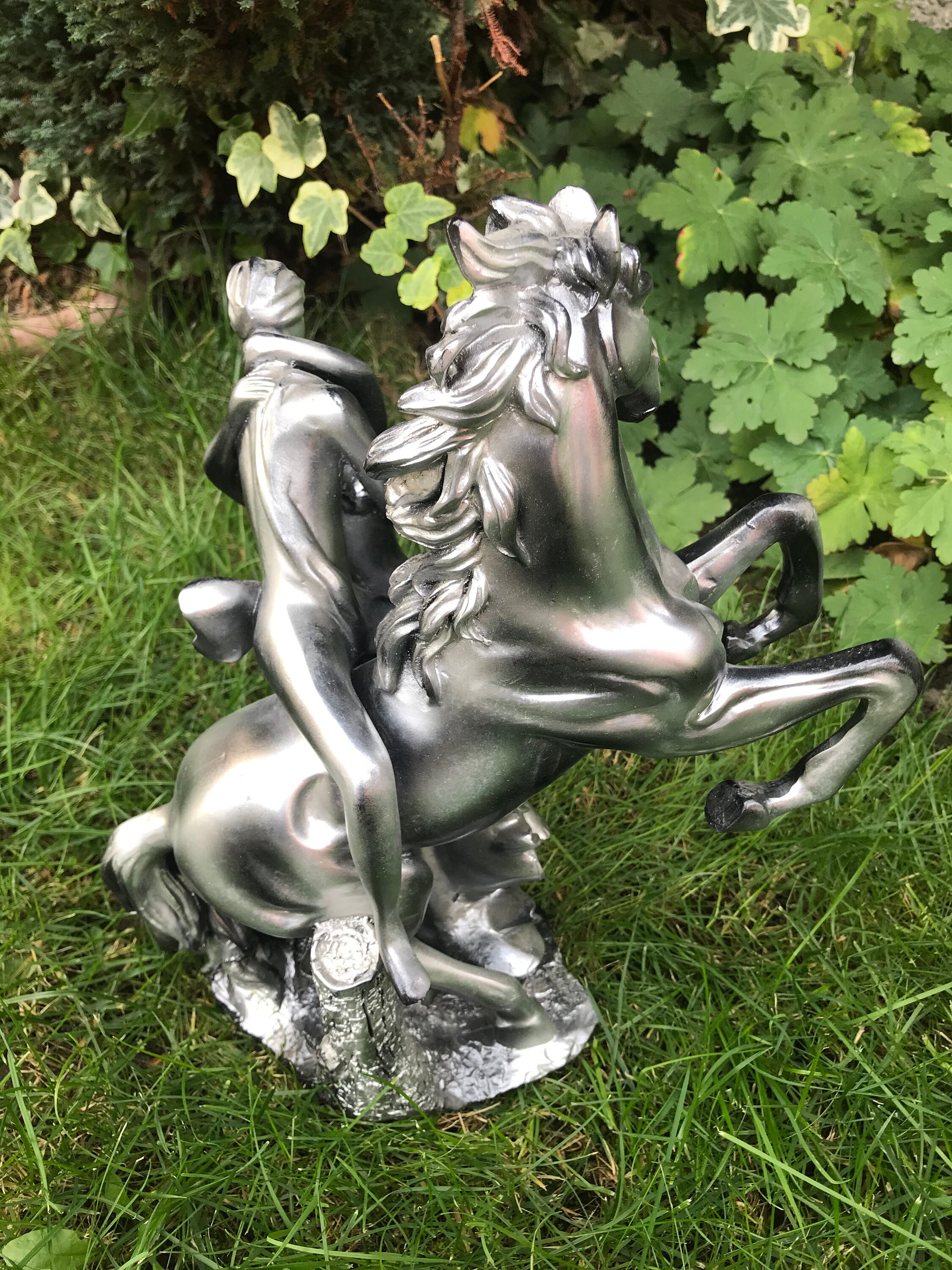 Vintage Statuette Woman and Man kissing Couple figurine - Etsy