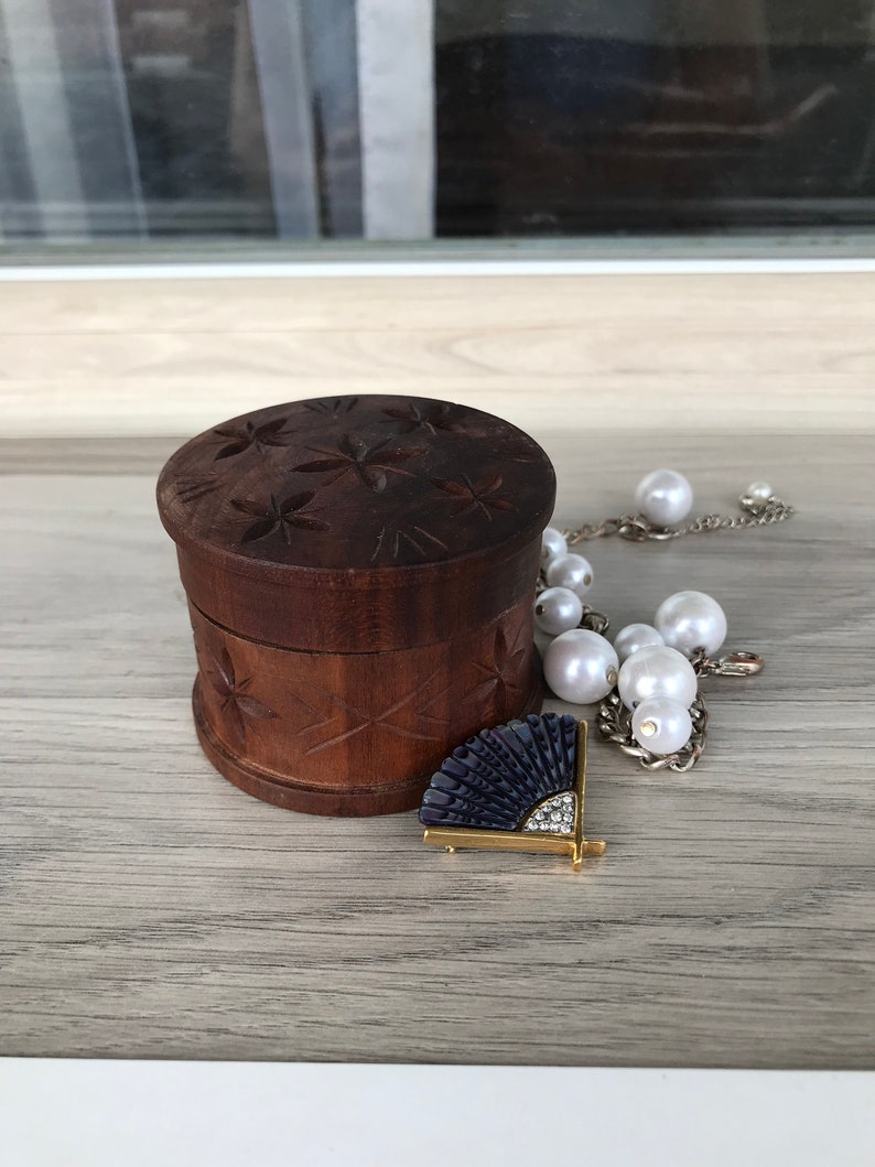 Vintage Wooden Round Handmade Carved Wooden Box-jewelry - Etsy
