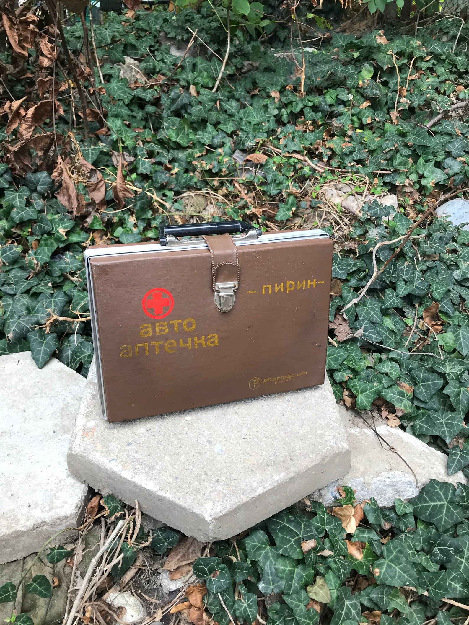 Vintage First Aid Kit for Car-emergency Medical Help-doctor - Etsy