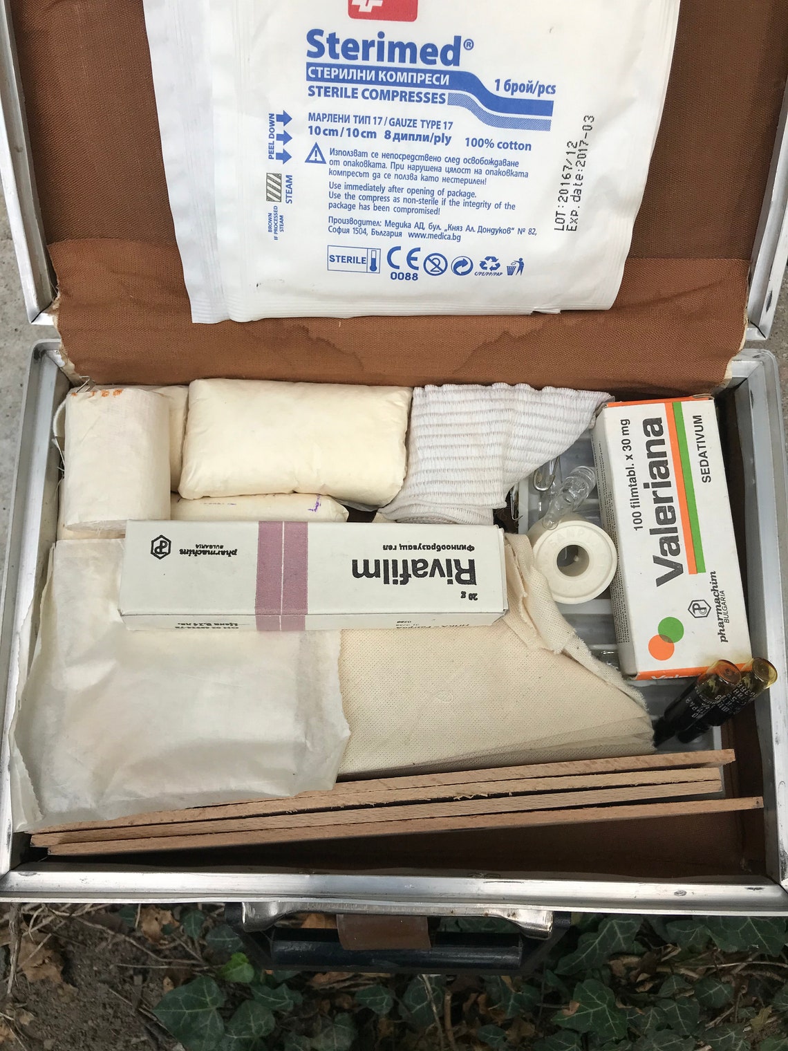 Vintage first aid kit for car-emergency medical help-doctor | Etsy