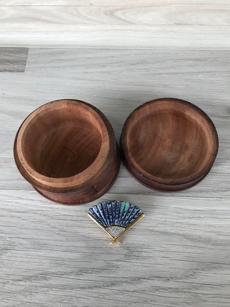 Vintage Wooden Round Handmade Carved Wooden Box-jewelry - Etsy