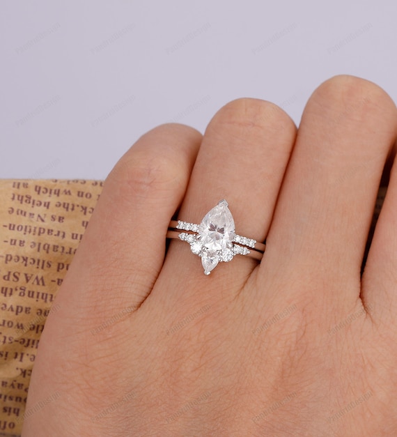 Geschwungene Moissanite Verlobungsring Set 6x8mm Pear Cut Simulierter Diamant Ring Set Moissanite Braut Set Ehering Etsy